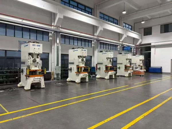 Quality High Accuracy 200ton Pneumatic Power Press Machine for Metal Stamping for sale