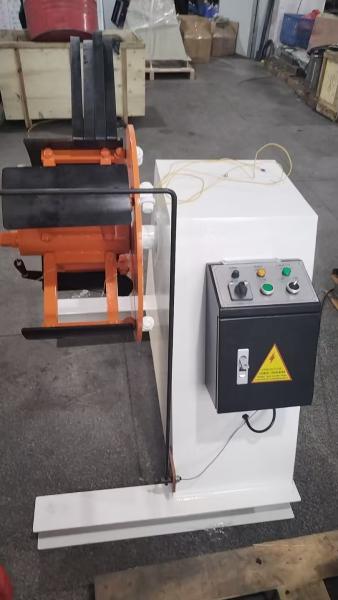 Quality 0.1-3.0mm Metal Coil Uncoiler Machine Automatic with Rubber Covered Roller for sale