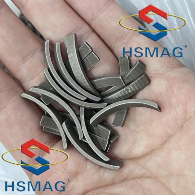 China HSMAG Rare Earth SmCo permanente magneet Arc Tile Shape zwart zilver voor motor Te koop