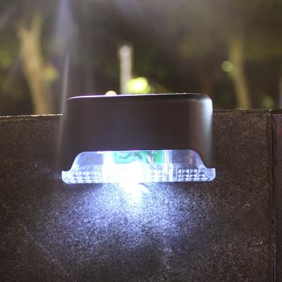 Cina Solar Garden Lights 1led Solar Wall Fence Lamp Outdoor Garden Lamp Waterproof Landscape Lights in vendita
