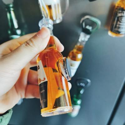 Cina Multifunction Bottle Shape Beer Opener Custom Logo Wall Mount Beer Fridge Magnet Opener in vendita