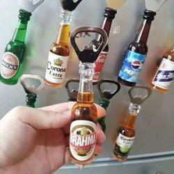 Cina Multifunction Bottle Shape Beer Opener Custom Logo Wall Mount Beer Fridge Magnet Opener in vendita