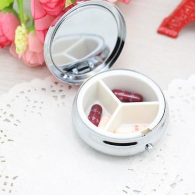 Cina Creative  Portable Travel Small Metal Pill Box With 3 Compartments in vendita