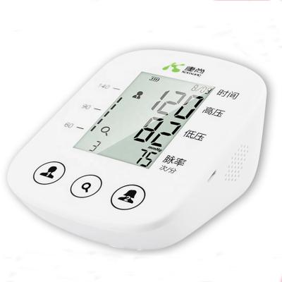 Cina La casa di QD117A usa il tipo elettrico monitor digitale del braccio di pressione sanguigna con il polsino in vendita