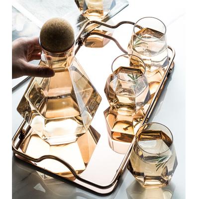 Cina Caraffa senza piombo da tavolo dell'acqua del fornitore 700ml 750ml Crystal Whiskey Decanter Rock Whiskey in vendita
