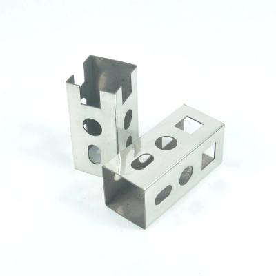 中国 60mmステンレス鋼のサービスを切るアルミニウム鉄鋼管を切る3D CNCの管レーザー 販売のため