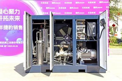China Gebruik in de industrie 2298x1398x1600 Grootte Olievrij Waterglijdend VSD-schroefluchtcompressor Te koop