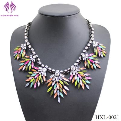 China Fashion exaggerated color crystal leaf necklace for sale