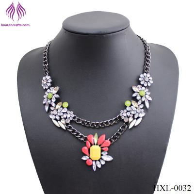 China Fashion Lady elegant color resin flower necklace for sale
