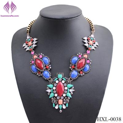 China Lady decorative exaggerated fashion flower statement necklace for sale