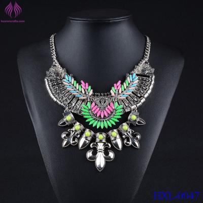 China Charm Fashion Jewelry Pendant Chain Crystal Choker Chunky Statement Bib Necklace for sale