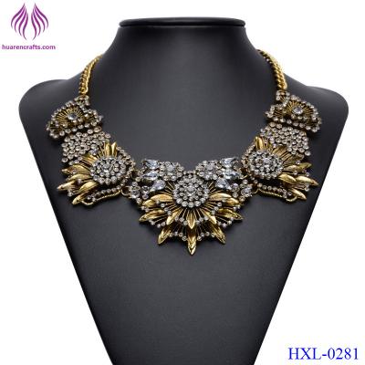 China Fashion Jewelry wholesale fashion bib flower necklace for sale