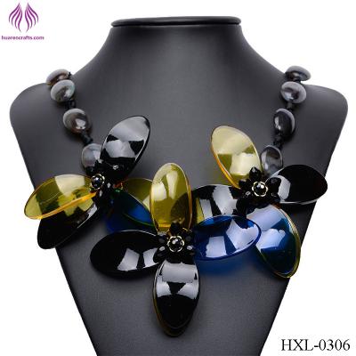 China Factory direct resin flower statement necklace for sale