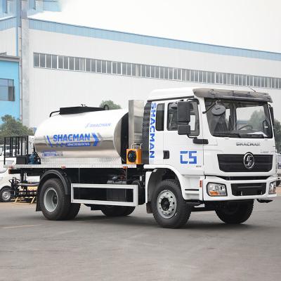 China L3000 Fuel Truck 4x2 210Hp Right Steering Manual Transmission Asphalt Spreading Truck for sale