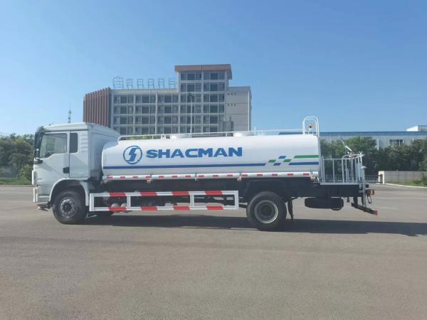 Quality Shacman 210HP Asphalt Spray Sprinkler Truck 4X2 8m3 Bitumen Tank Truck for sale