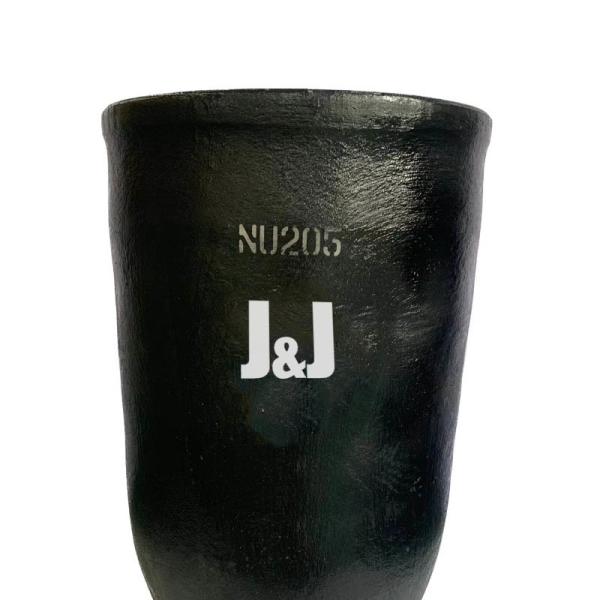 Quality Round Silicon Carbide Graphite Crucible For Melting Copper 2.21 - 2.25 G/Cm3 for sale