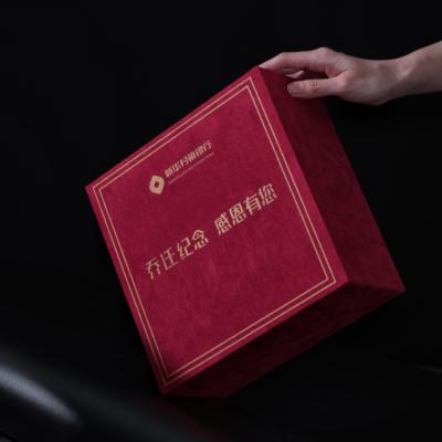 중국 온도 디스플레이 레드 스위드 플립 박스 테르모스 머그 비즈니스 기념품에 적합합니다 판매용