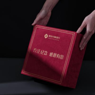 중국 온도 디스플레이 레드 스위드 플립 박스 테르모스 머그 비즈니스 기념품에 적합합니다 판매용