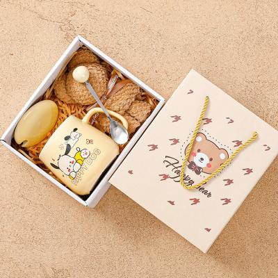 Cina Set di tazze stampate a vetro di seta in ceramica Disegno grafico colorato Perfetto per qualsiasi occasione in vendita