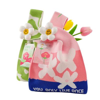 Китай Подарок на день рождения для девочек уникальный вязанный подарок творческий и практичный сувенир продается