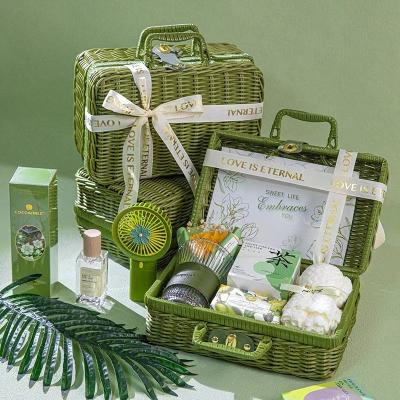 China Grüner Weinkorb Handgeschenk Funktional für Alumni-Beziehungen / Klassentreffen zu verkaufen