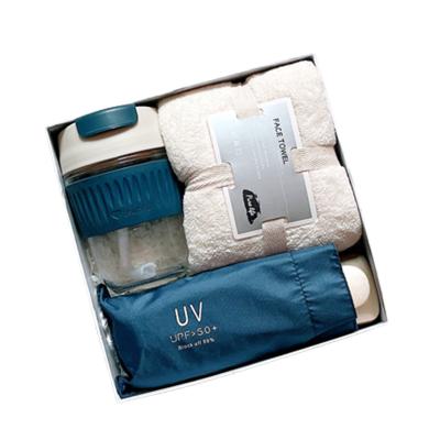 Chine Présentation ensemble de cadeaux de style verre tasse à eau noir parapluie en caoutchouc corail serviette en peluche à vendre