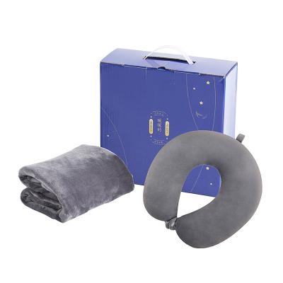 中国 快適で実用的な暖かいハートセット 昼食 休憩毛布 U型枕 販売のため