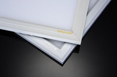 中国 非常にエネルギー効率が良い 2' x2 正方形 LED の照明灯 Ra>80 の 0-10V Dimmable の運転者 販売のため