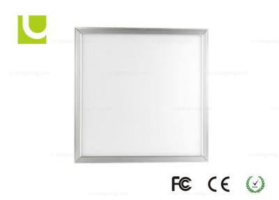 Cina Lo schermo piatto montato sospeso di 1100lm Ra80 30x30 LED accende 50HZ/60HZ in vendita
