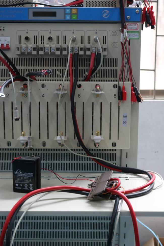 Het Lithiumbatterij van de overbelastingslossing het Testen Materiaal 20V 30A 0