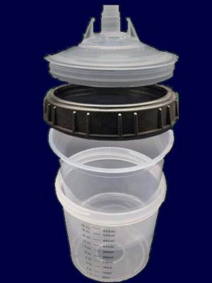 China PP Spray gun screw style old style 600ml paint mixing cup with black collars for sale