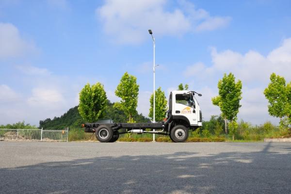 Quality Dongfeng four-wheel drive flat-head light truck off-road chassis for sale
