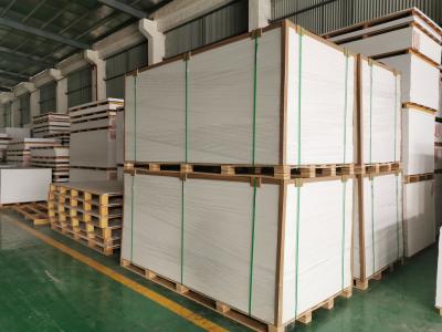 Cina strato della schiuma del PVC in espansione 4X10ft, strato resistente UV della schiuma di 8mm in vendita