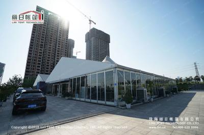 Cina tenda dell'alto picco di larghezza della portata di 30m con le pareti di vetro per l'esposizione automatica/celebrazione in vendita