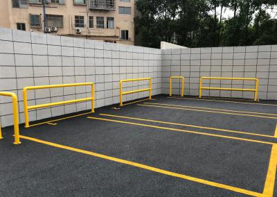 Cina Superficie di pista EPDM personalizzabile con eccellente resistenza all'abrasione e ai raggi UV in vendita