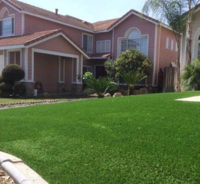 Cina Service Life Above 8 Years Garden Artificial Grass Turf 18900 Density 100% Drainage Capacity in vendita