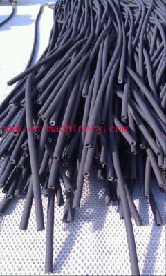 China Colocaciones hidráulicas industriales de la manguera del tubo de goma de goma del tubo que se juntan con acero en venta
