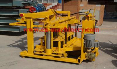 China Bloco movente que faz a máquina a máquina moldando 40-3 do bloco de cimento manual de China à venda