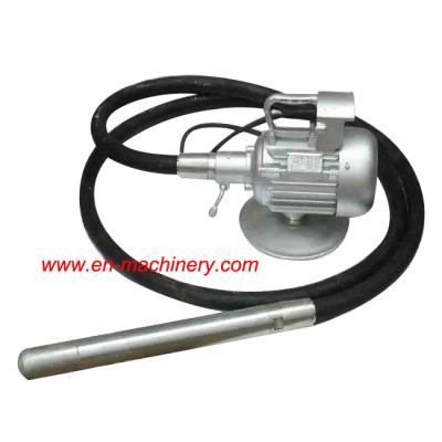 China Vibrador de encaixe bonde para o motor concreto com a agulha do eixo do pôquer da mangueira flexível à venda