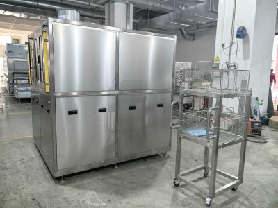 Cina Pulitore automatico a sollevamento singolo serbatoio per l'industria dei dispositivi medici - Ultrasuoni 28KHz + Risciacquo a spruzzo + Asciugatura ad aria calda + Sistema di sollevamento in vendita