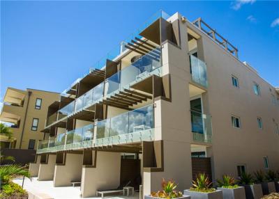 China Modern Design Railing with Standoff Frameless Glass Stair Balustrade for sale