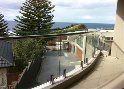 China Balcony Laminated Safety Glass Railing with Spigot Truss for sale