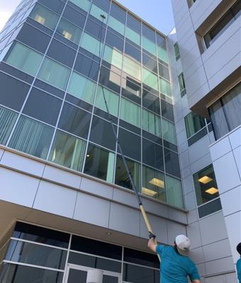 China Made in China telescopic carbon for window cleaning, carbon fibre telescopic water fed pole, glass washing pole for sale