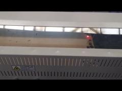 CO2 laser cutting machine