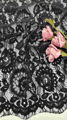 Cina Speciale Chenille Filato Floreale Scalloped Edge Lace tessuto By The Yard Abito Per Moda in vendita