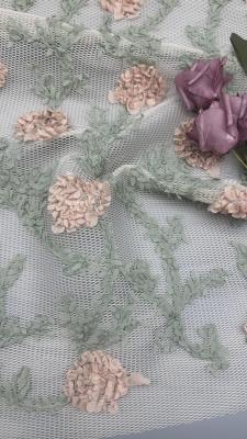 Cina Tessuto di pizzo ricamato 100% poliestere a maglia per abito da sposa in vendita