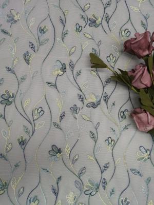 Cina Small Scale Flower Lace  Tulle Colored Embroidery Fabric Lady Dress Textile in vendita