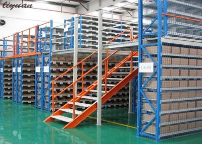 Cina Saldatura industriale del robot di resistenza della corrosione del sistema di racking del mezzanino della fabbrica in vendita