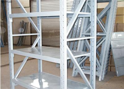 Cina Scaffali industriali di racking dell'anti ruggine, magazzino del metallo che accantona 200-800 chilogrammi in vendita