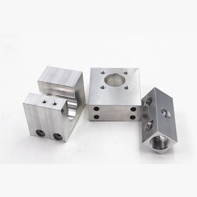 Cina Tornio che elabora le parti di fresatura di CNC di acciaio inossidabile in vendita